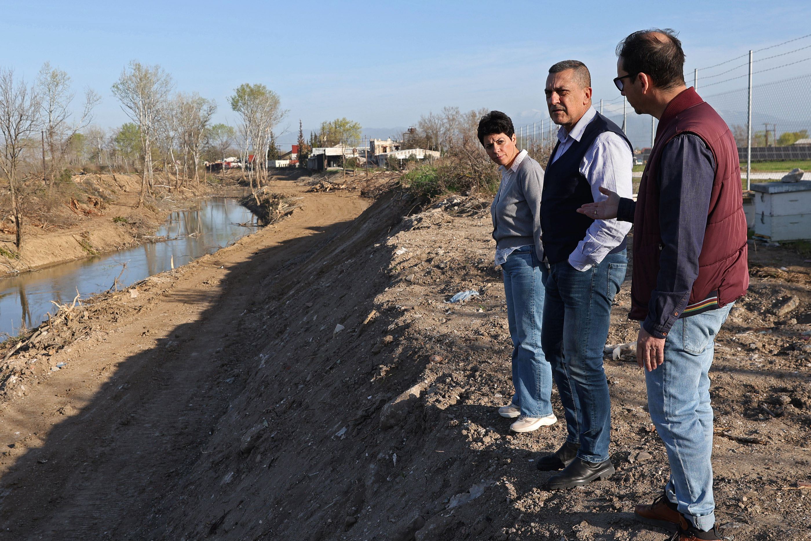 Cleaning works in the Peneus River currently in progress | eRed